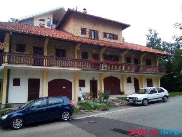 Kuća sa 4 apartmana na Zlatiboru