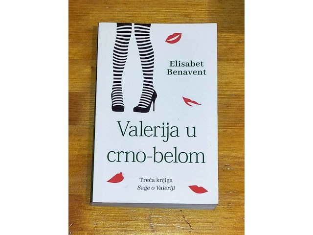 VALERIJA U CRNO-BELOM - Elisabet Benavent