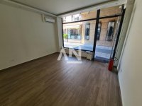 Lokal sa izlogom u Bulevaru (prolaz) 24m2 ID#56090