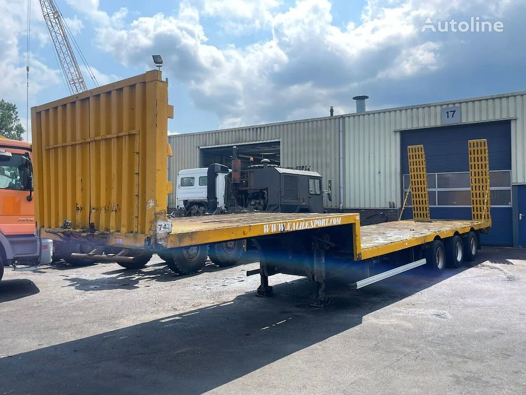 Fruehauf Lowbed 3 Axle Full Steel Lames Spring Suspension 12 Tyre Loading poluprikolica sa niskom platformom