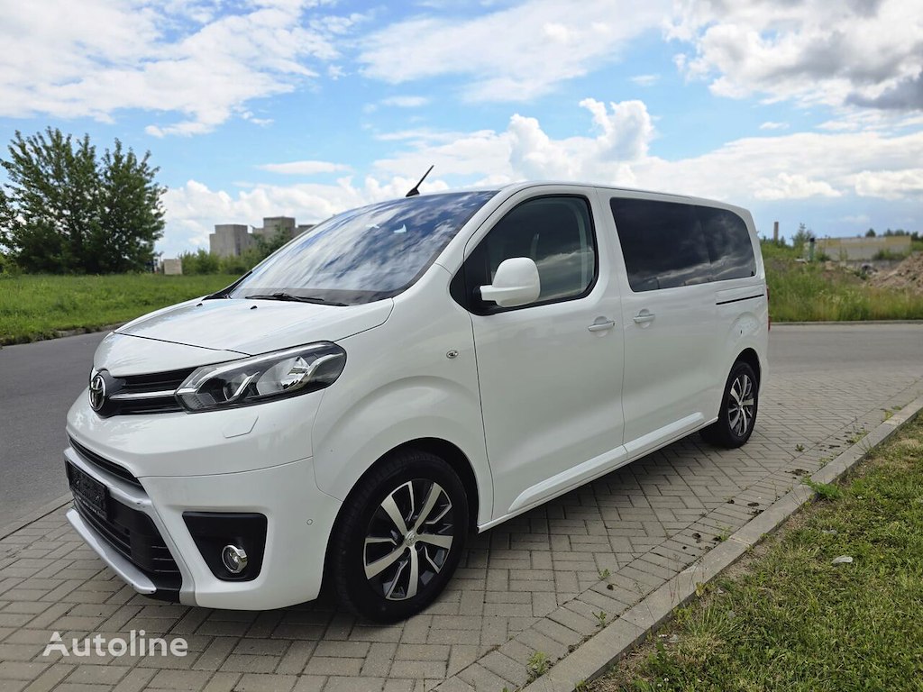 Toyota Proace verso putnički minibus