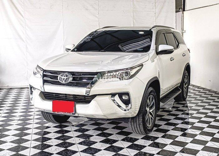 Toyota FORTUNER krosover