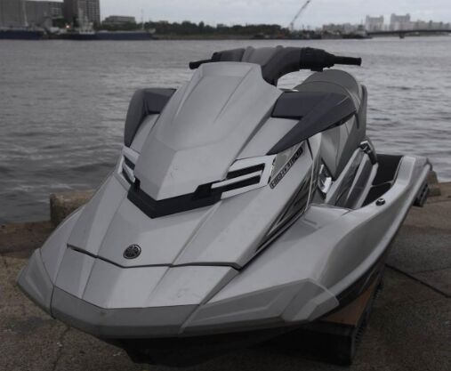 Yamaha FX Cruiser HO jet ski