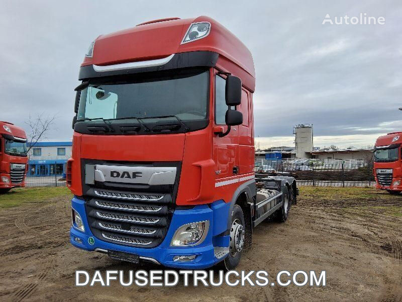 DAF FAR XF480 vozilo za prevoz kontejnera