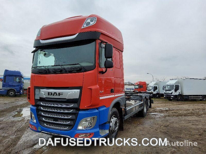 DAF FAR XF480 vozilo za prevoz kontejnera