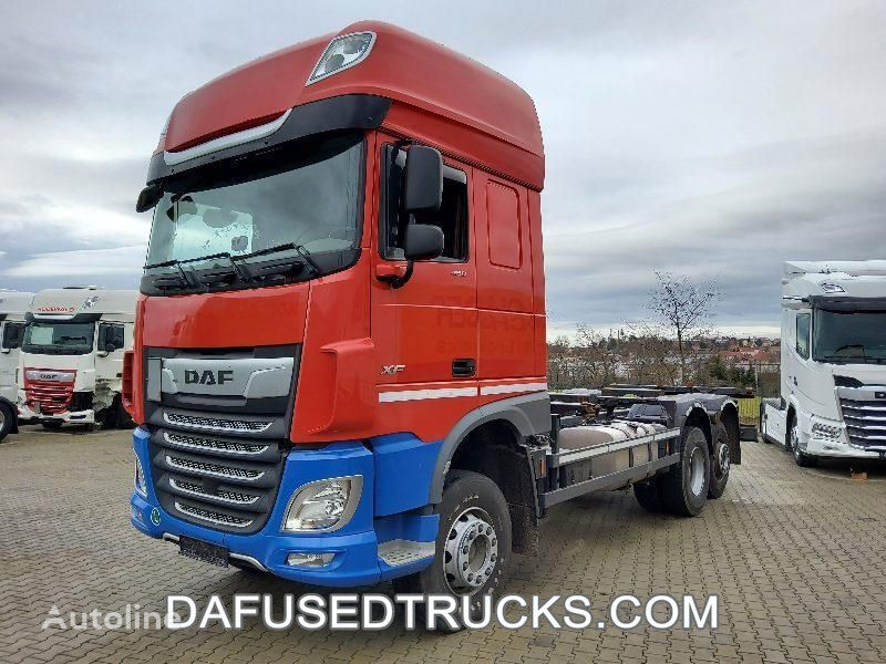 DAF FAR XF480 vozilo za prevoz kontejnera