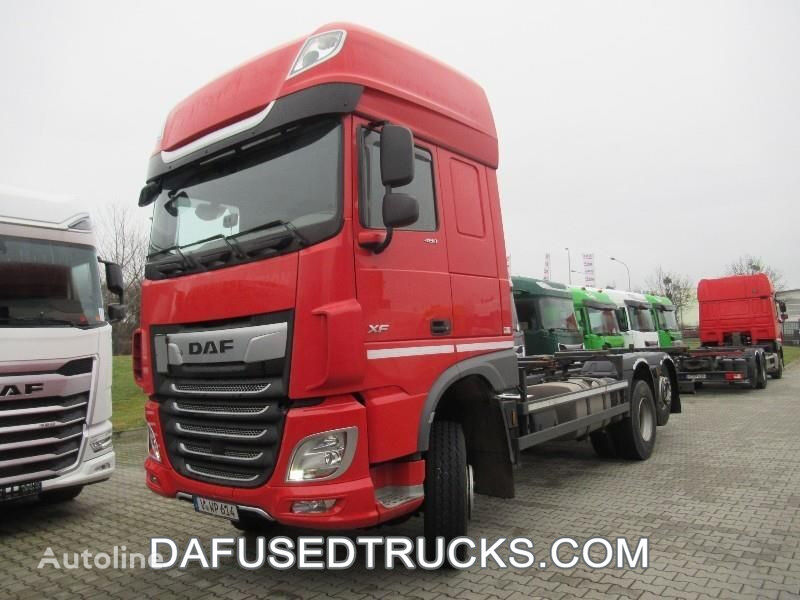 DAF FAR XF480 vozilo za prevoz kontejnera