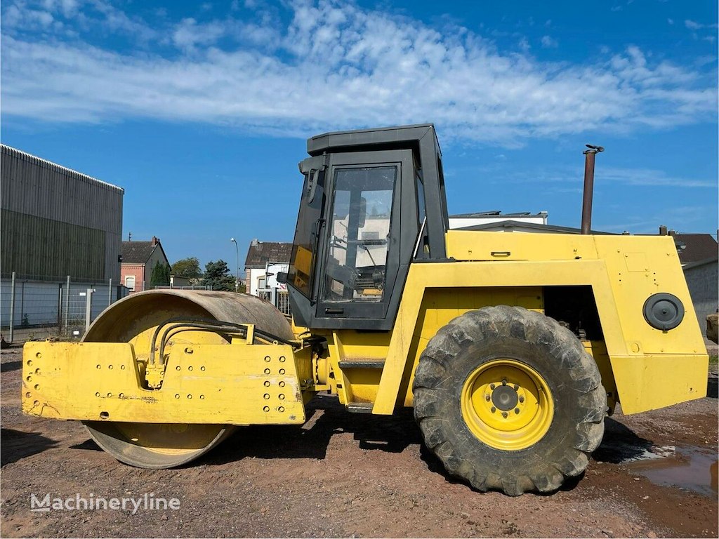 BOMAG BW 219 D-2 kompaktor s jednim valjkom