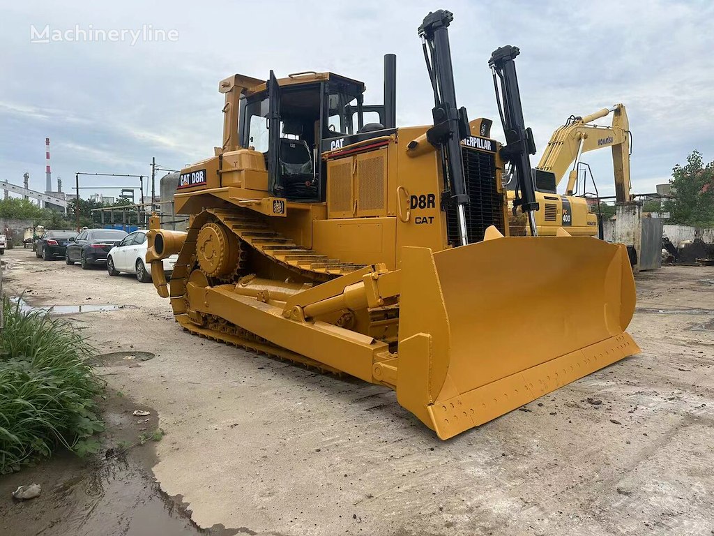 Caterpillar D8R buldožer