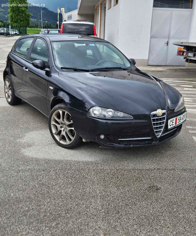 Alfa Romeo147 restyling desno krilo 876/a Originalni delovi