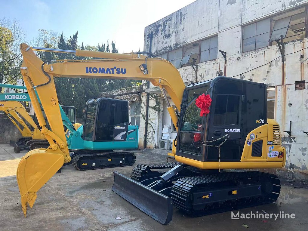 Komatsu PC70 bager guseničar