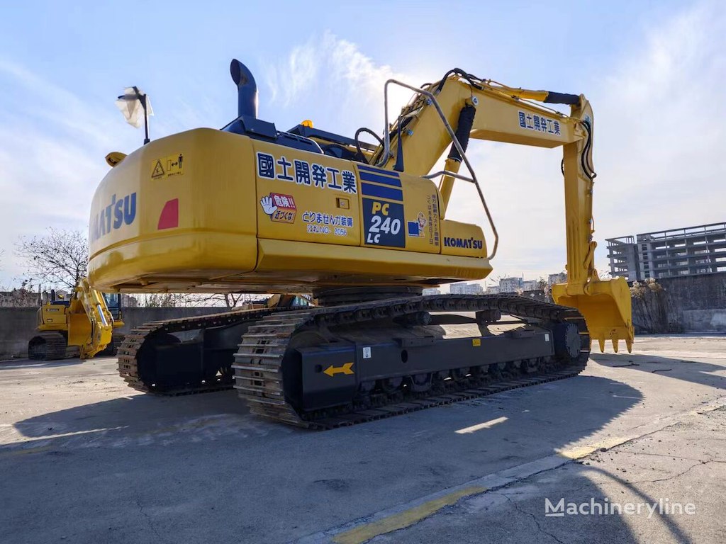 Komatsu PC240-8 bager guseničar