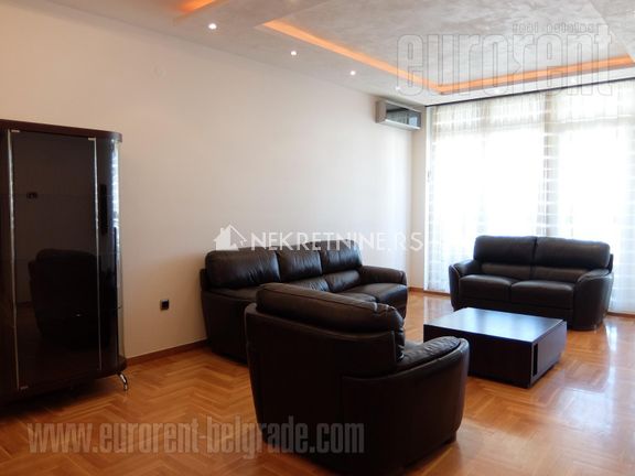 #27793, Izdavanje, Stan, BLOK 22, 1300 EUR