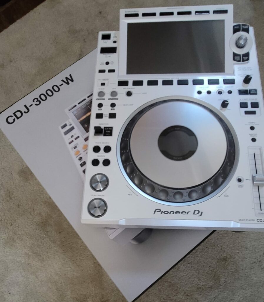 Prodajem Novo Pioneer CDJ-3000-W / Pioneer DJM-A9 DJ Mikser/ Pioneer CDJ-Tour1/ Pioneer CDJ-2000NXS2 / Pioneer Dj DDJ-REV7 DJ-Kontroler / Pioneer DJ OPUS-QUAD DJ System / Pioneer DDJ RZX DJ kontroler