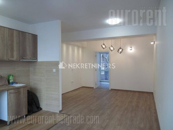 #40848, Izdavanje, P.P., CENTAR, 1000 EUR