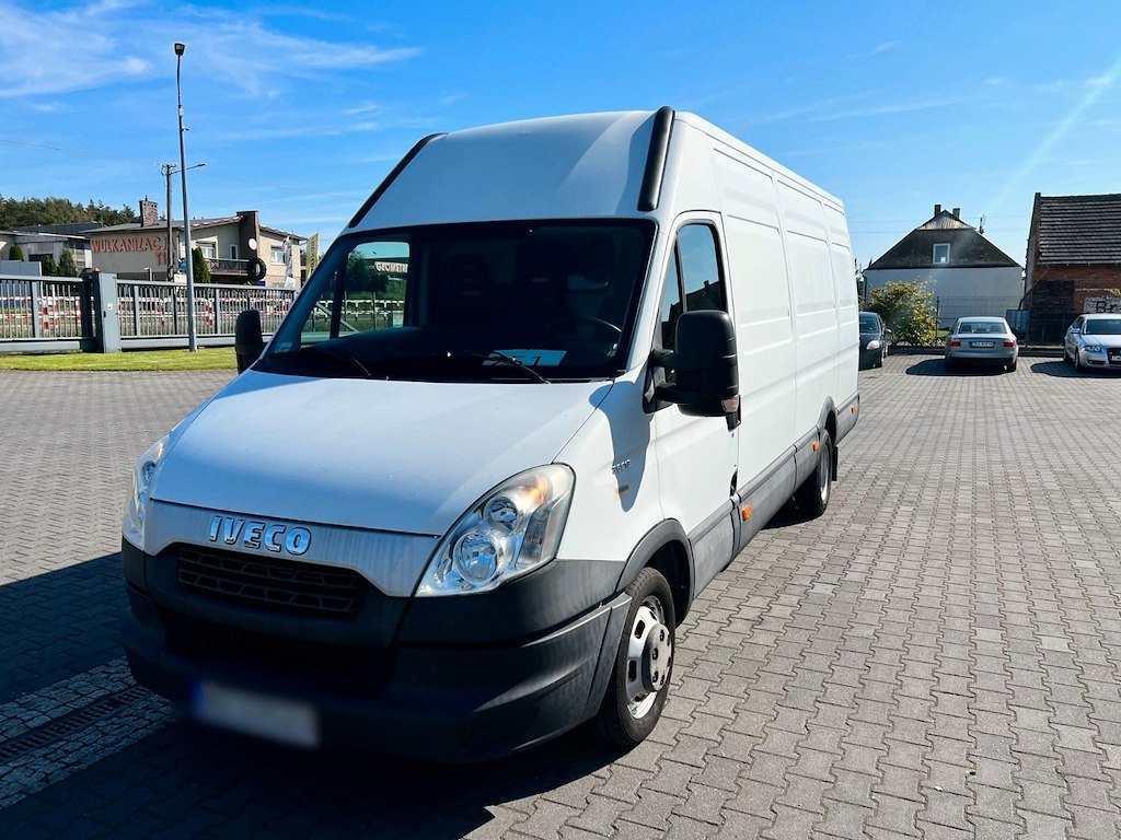 IVECO Daily Kasten 35C13 L4H3 TOP ZU STAND minibus furgon