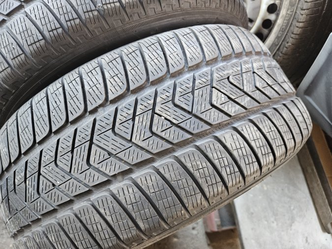 255/55 R18 Pireli