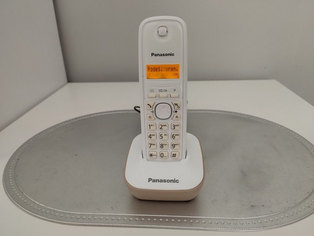Lep Panasonic bezicni telefon bez-beli.