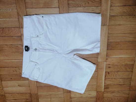 H&M kao nov beli teksas sorc 31