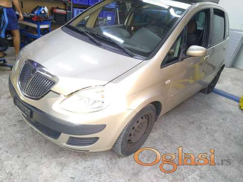 Lancia Musa levo krilo kod boje 261/a