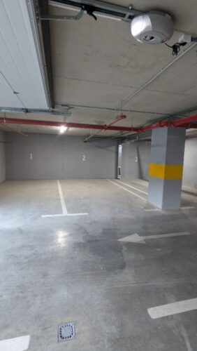 Izdajem garažu/parking mesto u Beranskoj ulici -Voždovac