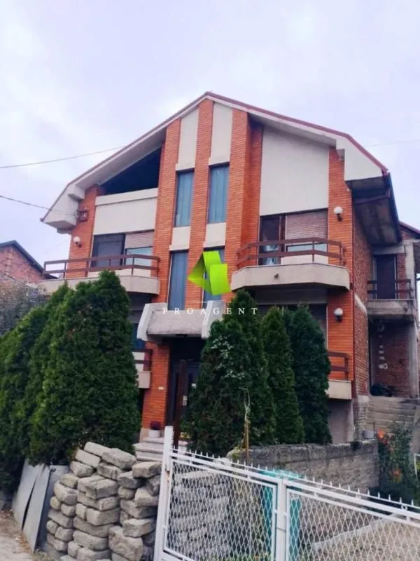 Prodaja, kuća, 320m2, Centar, Leskovac