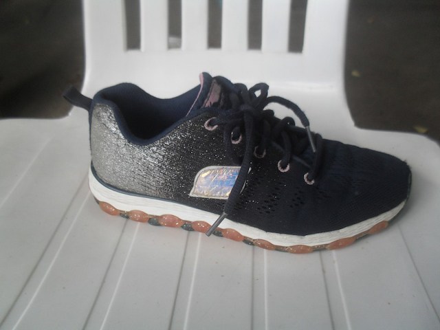 SKECHERS PRELEPE SREBRNOTEGET PATIKE