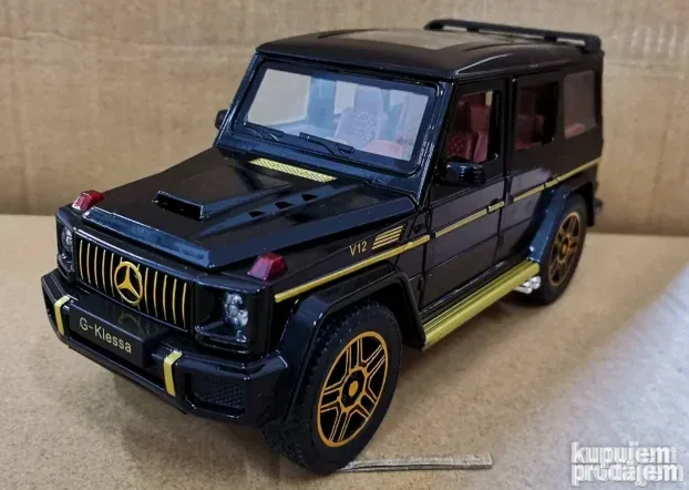 Crna G63 (G Klasa) Mercedes Benz 1/24
