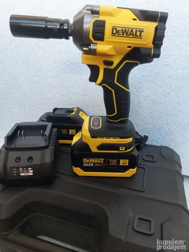 Dewalt udarni Aku odvijac / srafilica 128V + alatu koferu