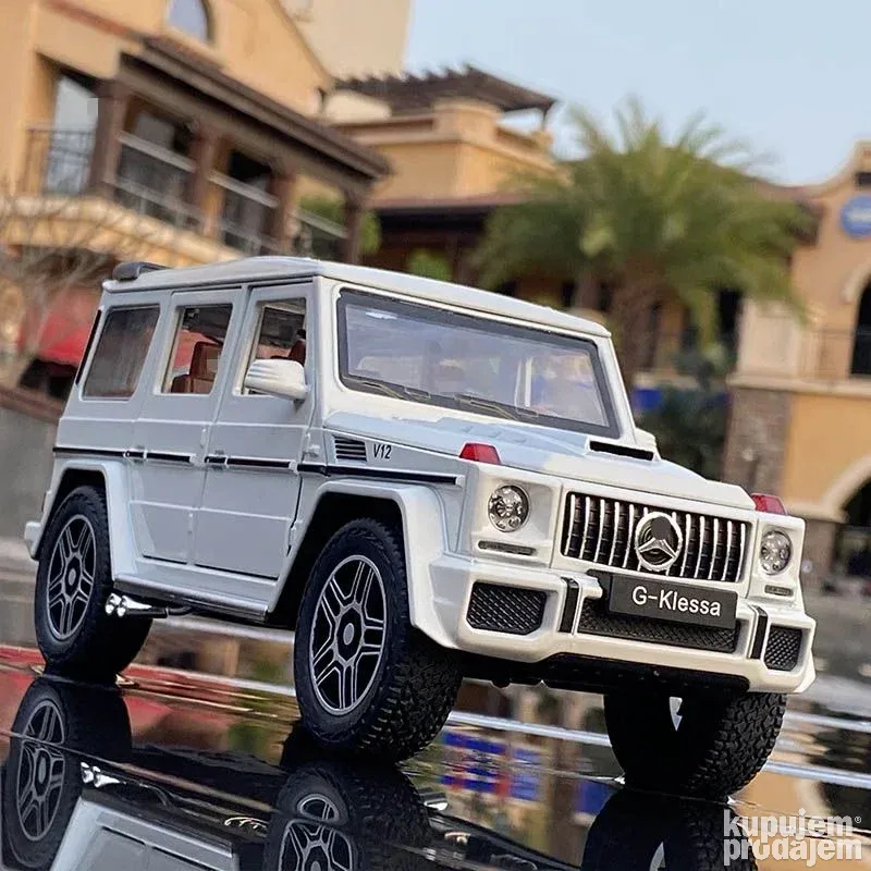 Mercedes Benz G63 V12 1:24 beli metalni auto