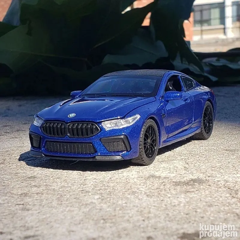 Plavi Bmw M8 1/32 Metalni