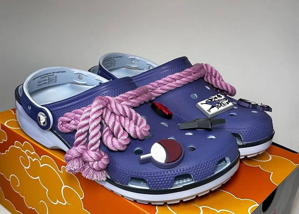 9 US Crocs x Naruto Sasuke Classic Clog Purple Omejena izdaja parov