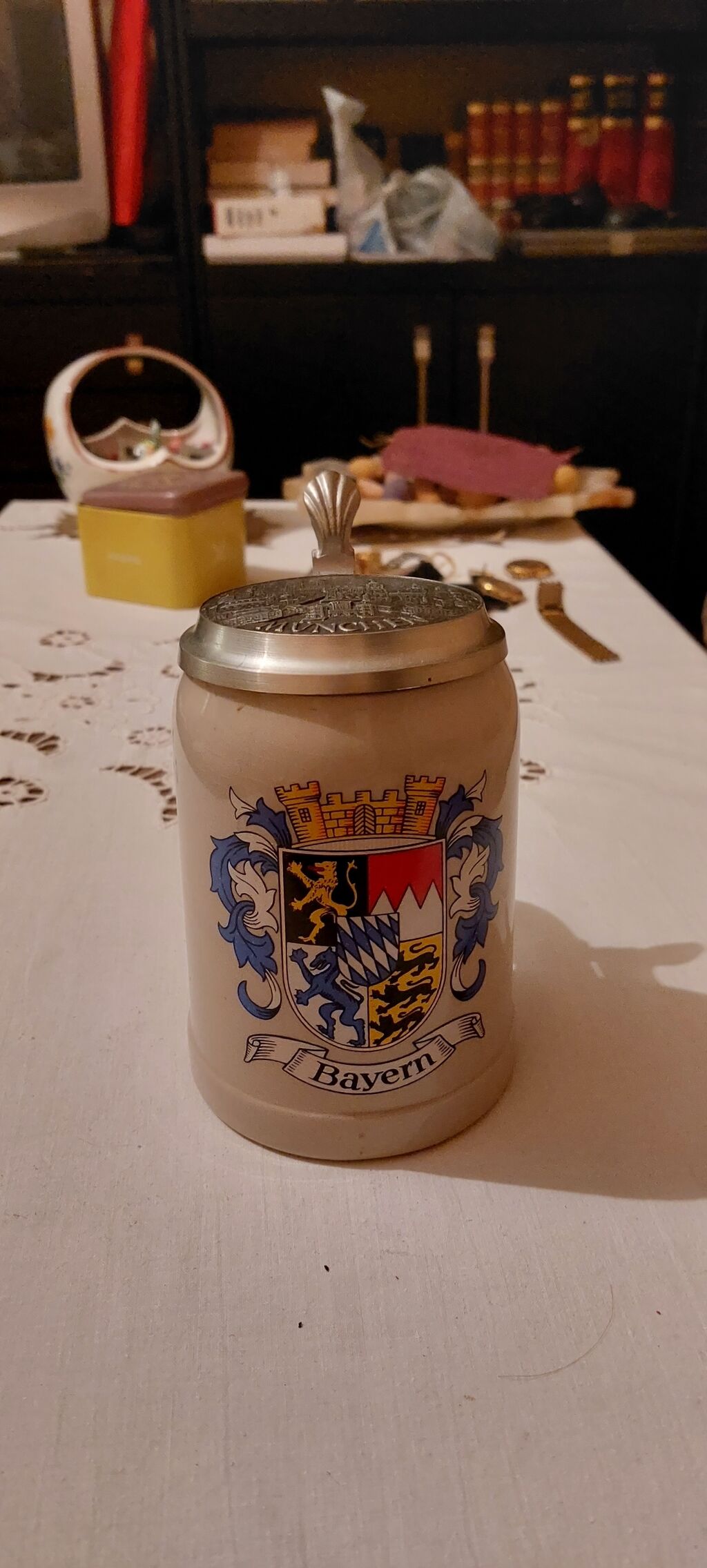 KRIGLA porcelan, MUNCHEN - BAYERN 0,5 L, novo