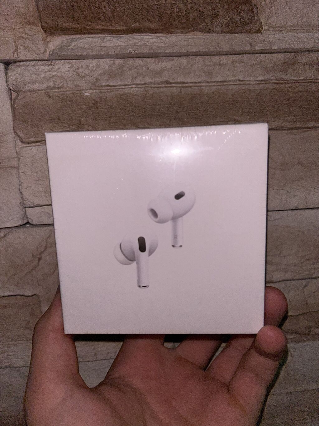 Air pods pro 2 •Slušalice dolaze u originalnom vakum pakovanju •U