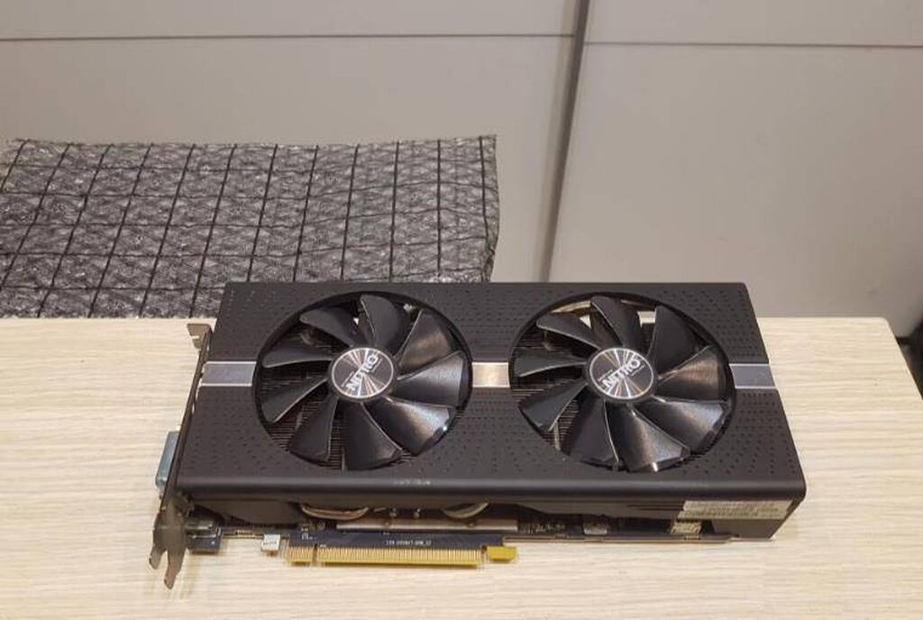 Sapphire Nitro+ RX570 4GB Fabricko stanje Neotvarana. Stiker na