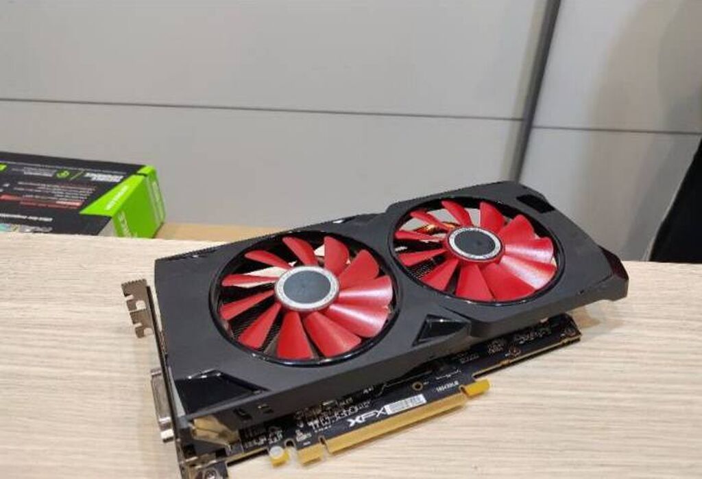 XFX RX570 4GB Ventilatori odlicni, temperature niske