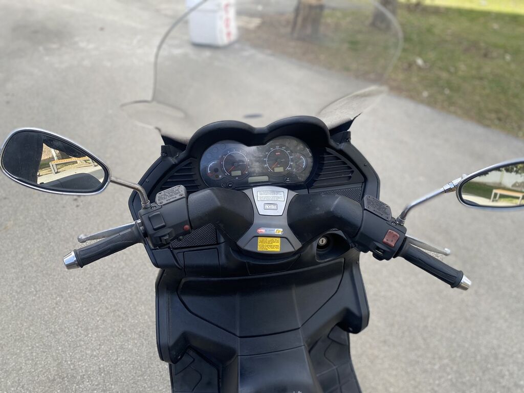 Na prodaju Aprilia Atlantic .2002 godiste.45929 kvA 2.Broj tel