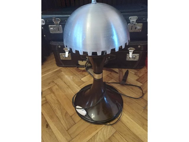 SpacE AgE LampA