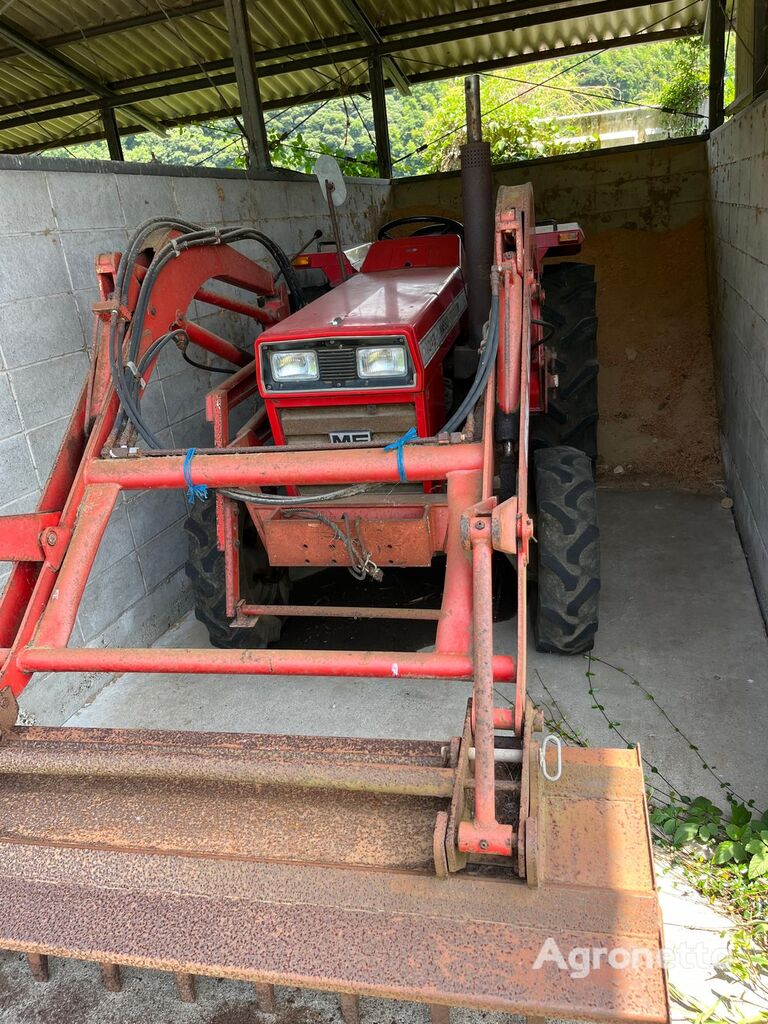 Massey Ferguson S324 traktor točkaš