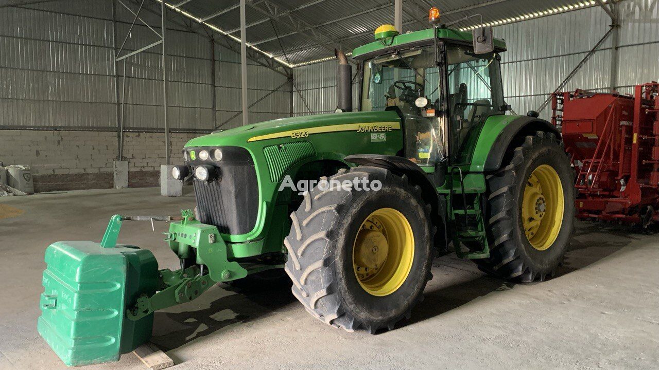 John Deere 8320 traktor točkaš