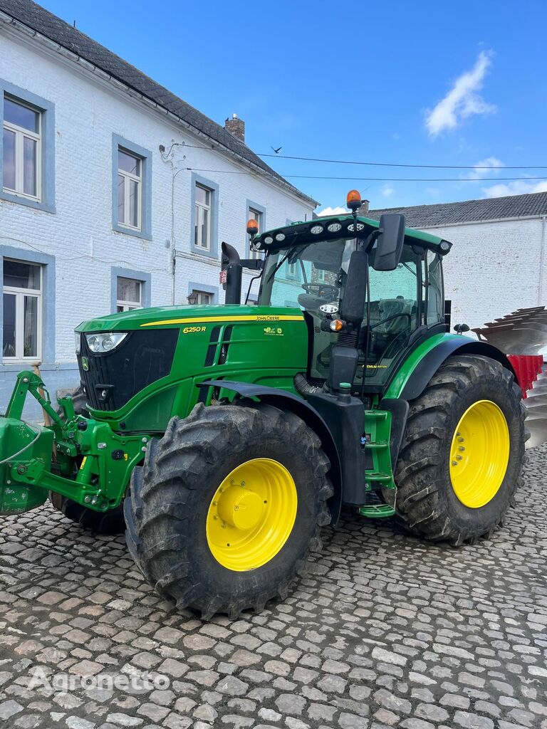 John Deere 6250R traktor točkaš