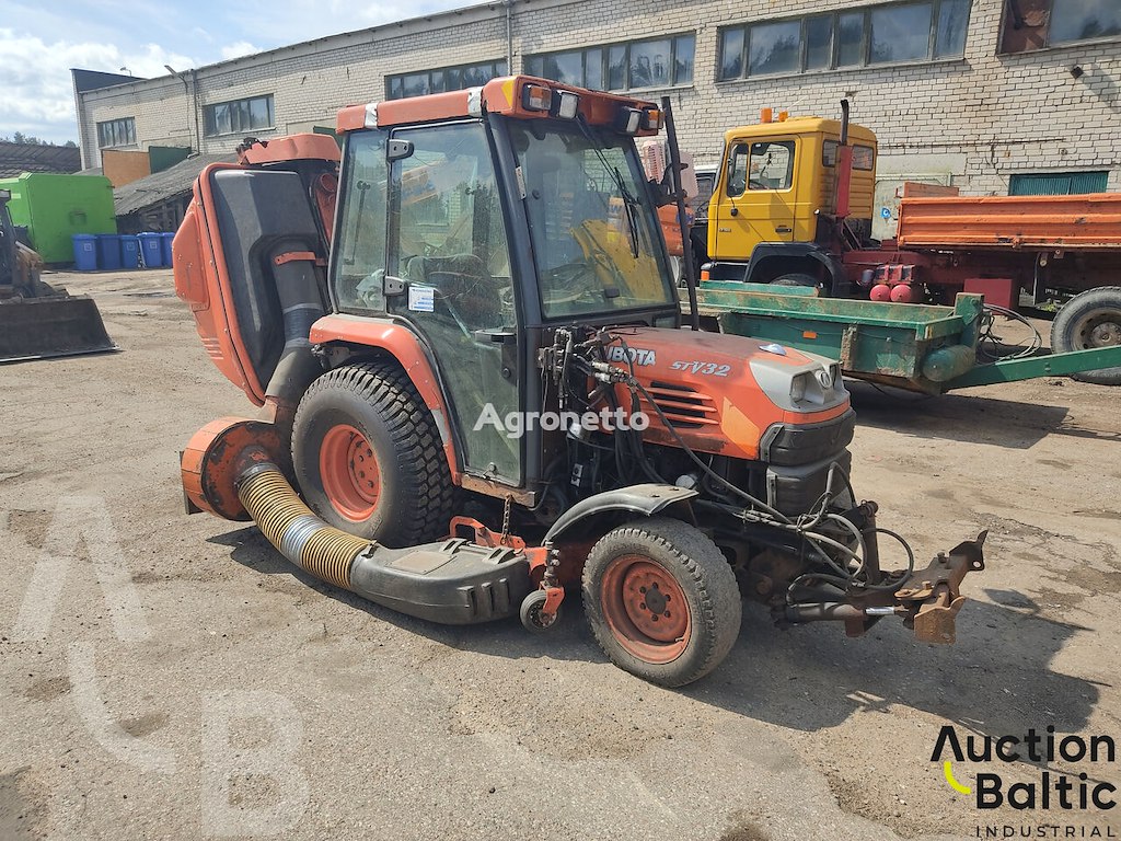 Prodaje se Kubota STV 32 traktor kosilica na aukciji