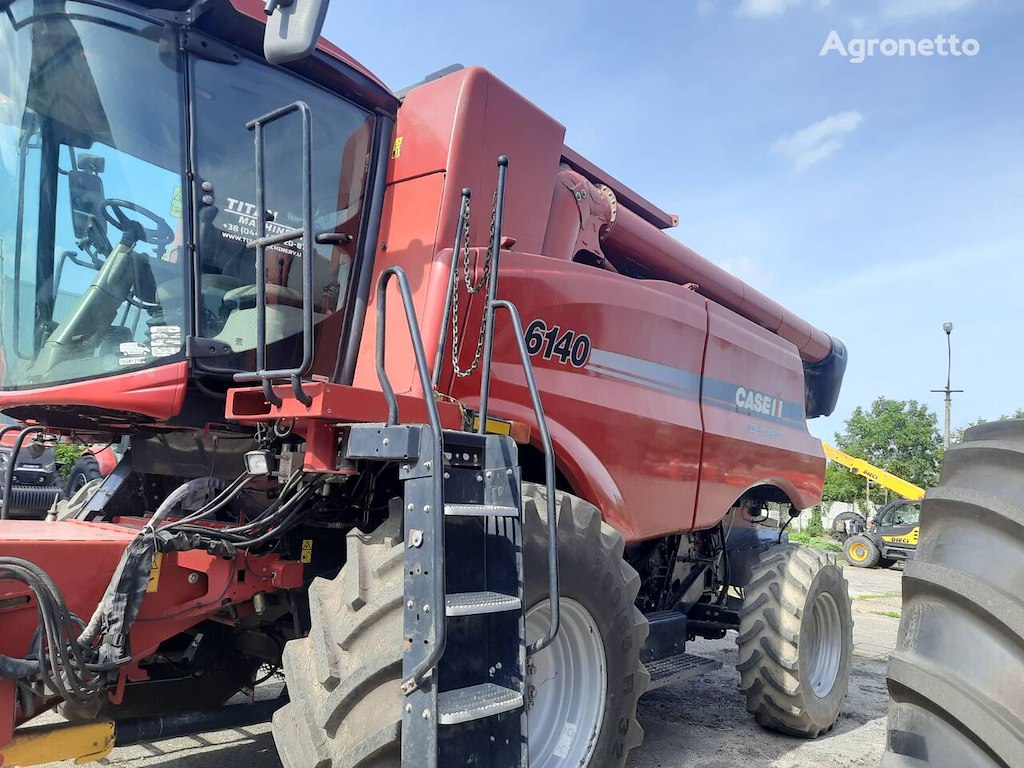 Case IH Axial-Flow 6140 kombajn za žito