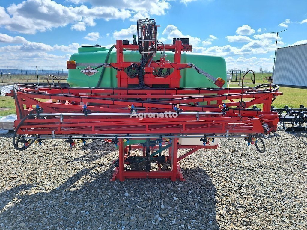 Sprayer tractat Tehnofavorit EEP 1500 nošena prskalica