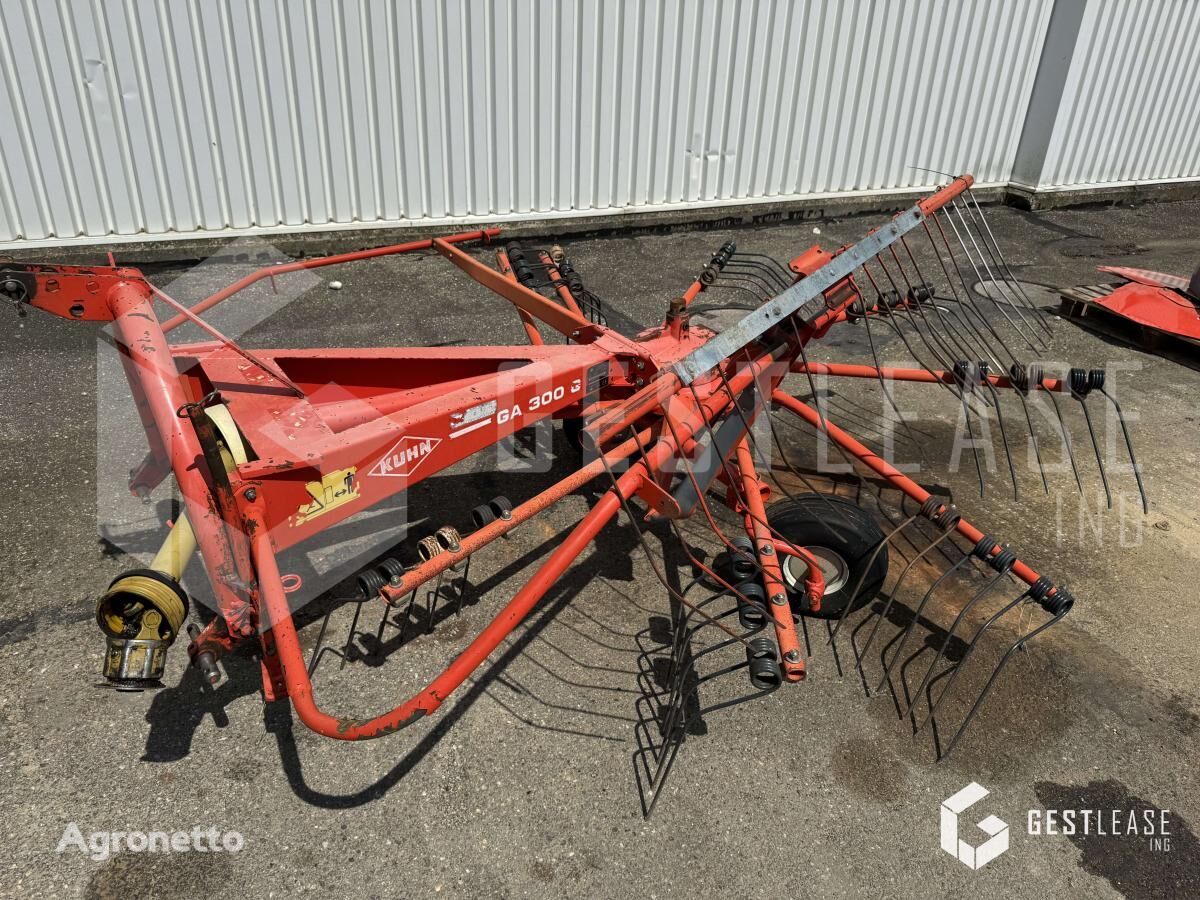 Kuhn GA300G prevrtač sena nakon udesa