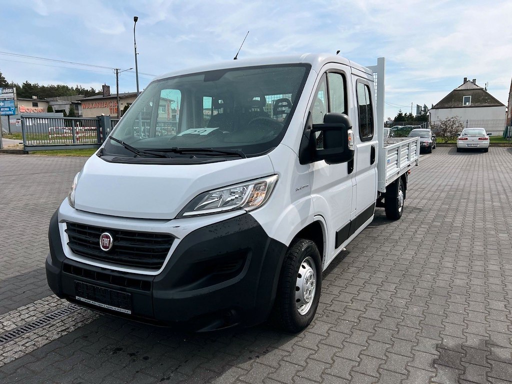 FIAT Ducato Doka 7-sitze kamion s ravnom platformom < 3.5t