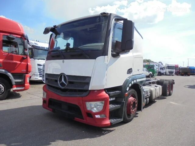 Mercedes-Benz 2340 autotransporter