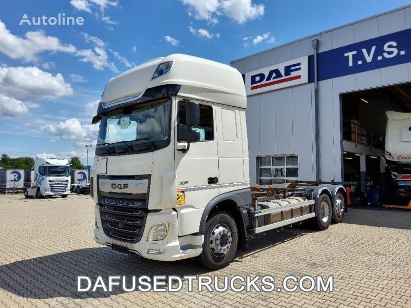 DAF FAR XF480 vozilo za prevoz kontejnera