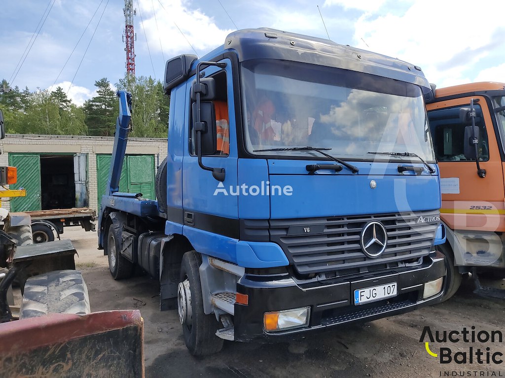 Prodaje se Mercedes-Benz Actros 1840 podizač kontejnera na aukciji