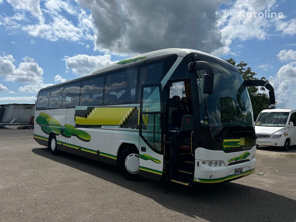 Neoplan N2216. SHD Tourliner turistički autobus